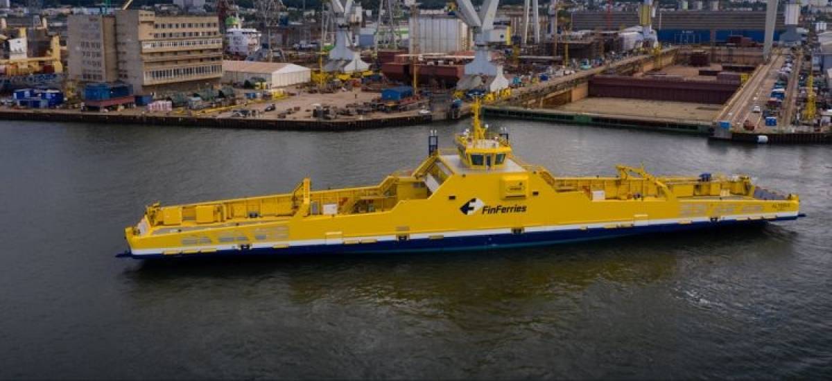 LMG Marin : les chantiers Crist ont livré le ferry hybride Altera à ...