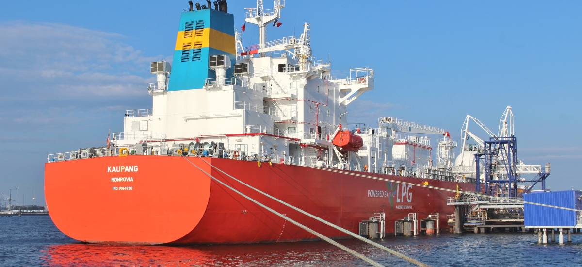 Courant quai : NG3 adapte son système PLUG aux navires citernes | Mer ...