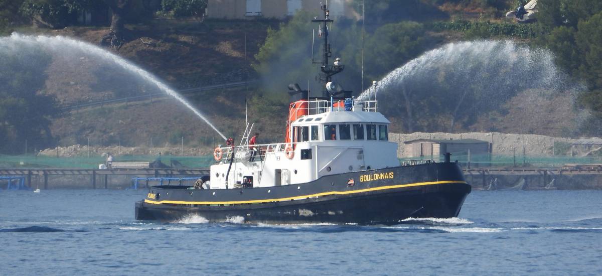 Chambon : le remorqueur Boulonnais est arrivé à Toulon, son nouveau ...