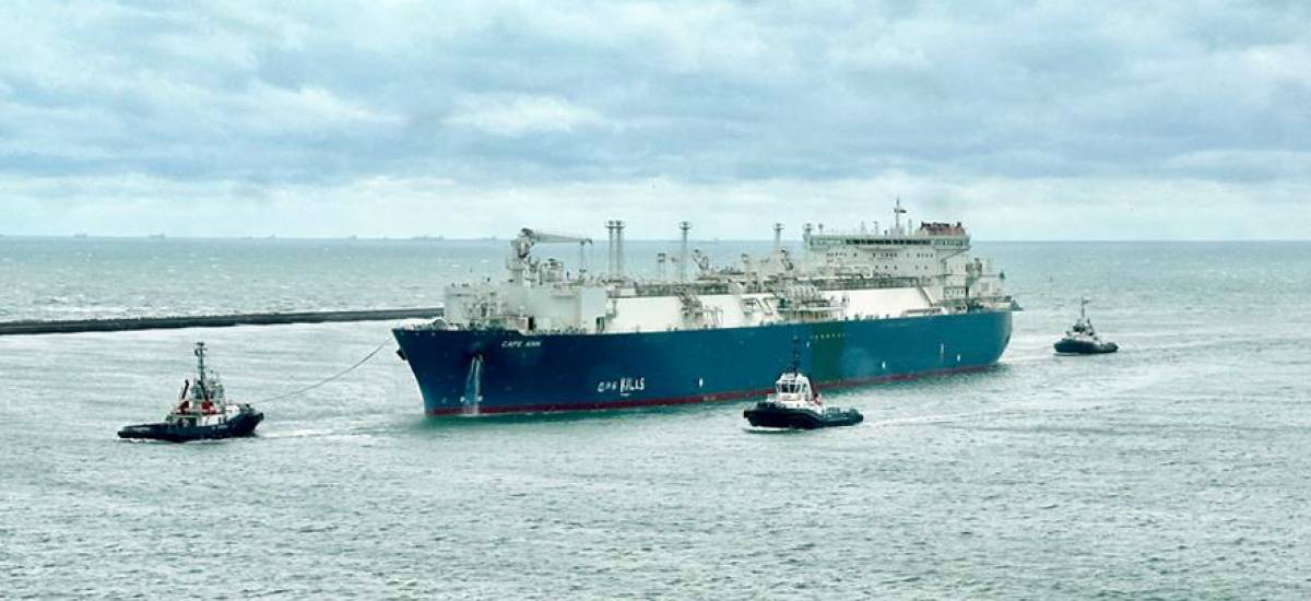 Terminal méthanier du Havre : arrivée mouvementée pour le FSRU Cape Ann | Mer et Marine