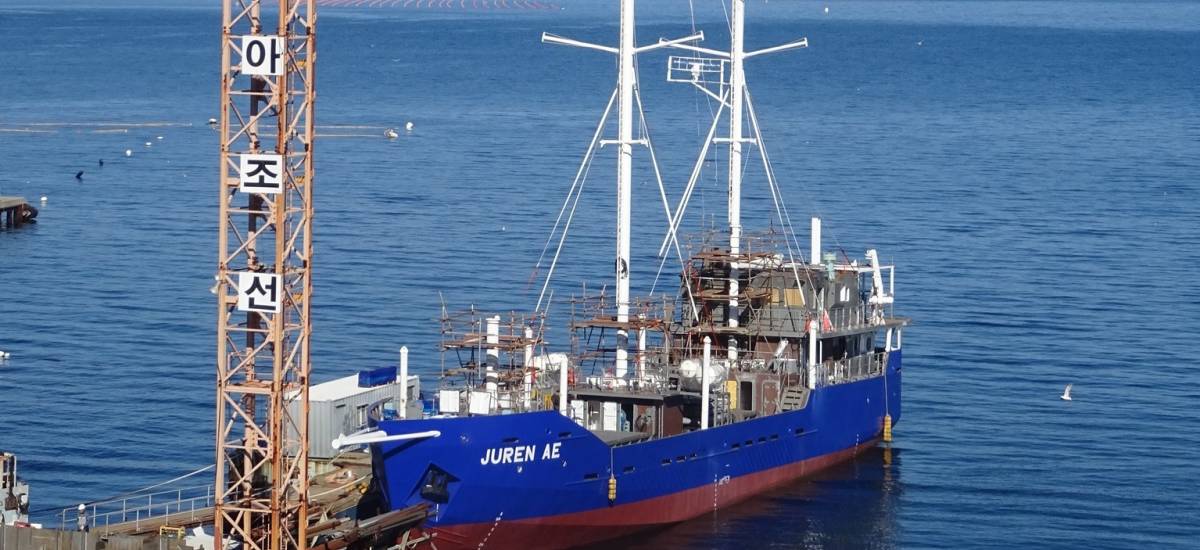 Le cargo à voiles pour les Iles Marshall partiellement mâté | Mer et Marine