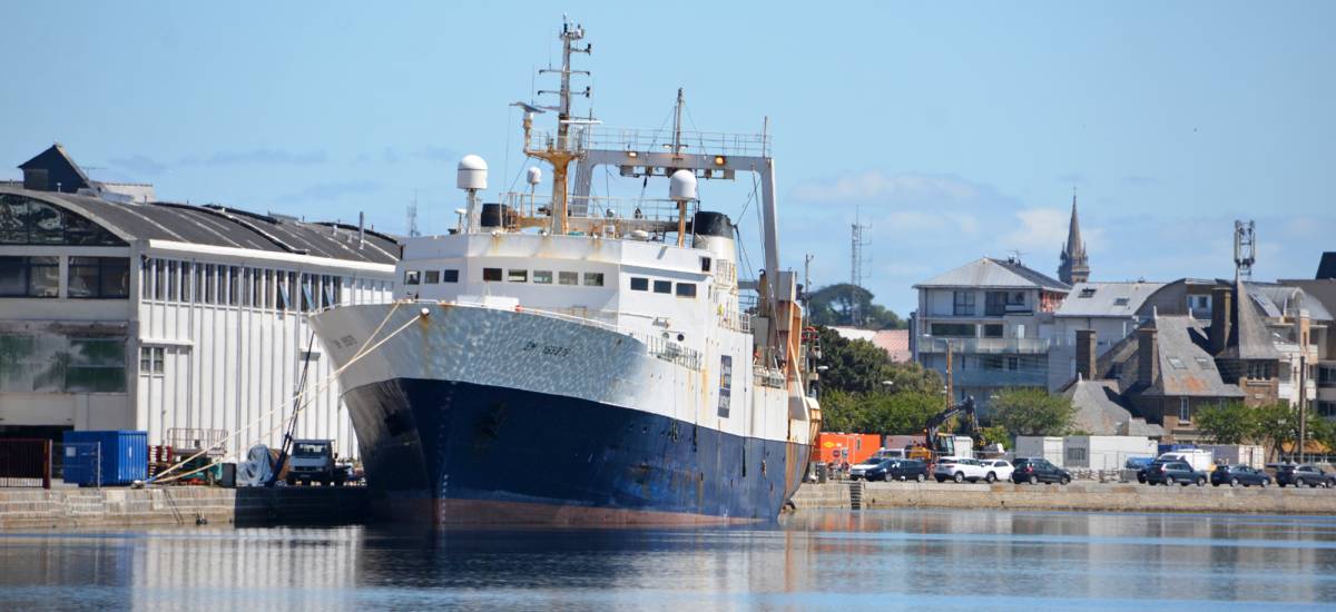 Saint-Malo : fin de carrière pour le Joseph Roty II | Mer et Marine