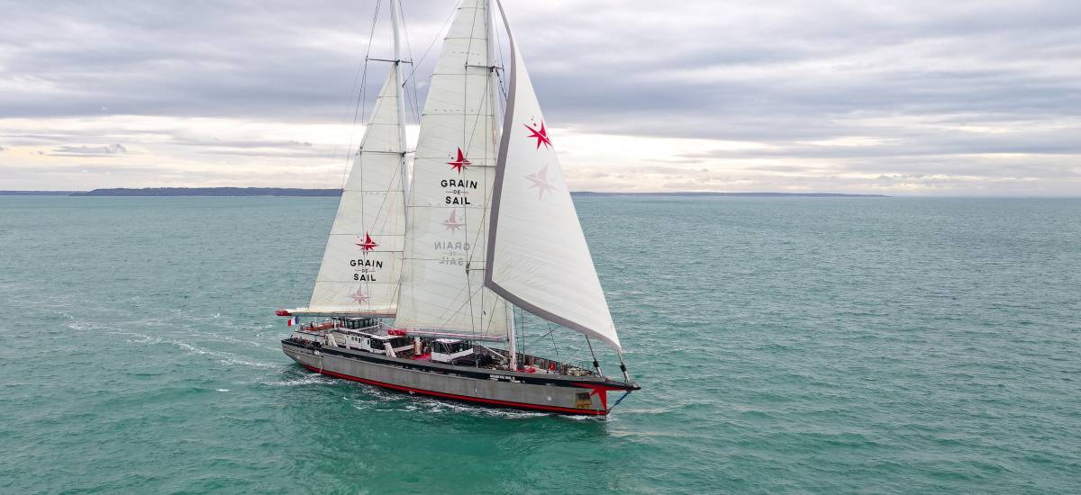 A bord de Grain de Sail II, lors des premiers essais sous voiles | Mer ...