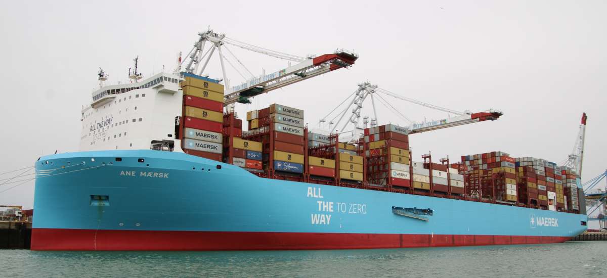 L'Ane Maersk, premier grand porte-conteneurs au méthanol, en escale au ...
