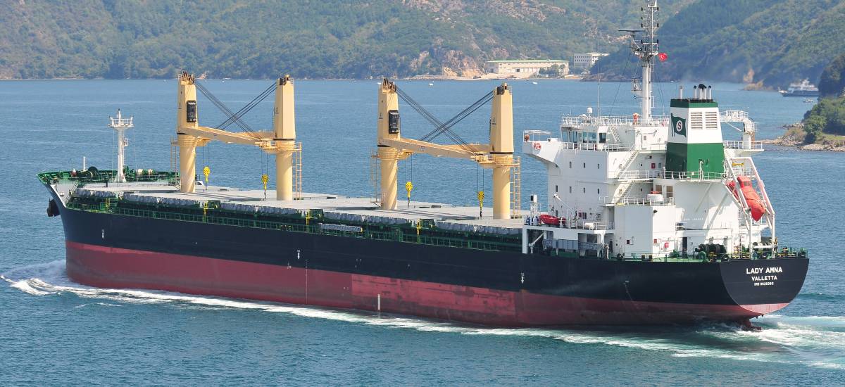Le cargo Ruby toujours au mouillage avant son potentiel transit en ...