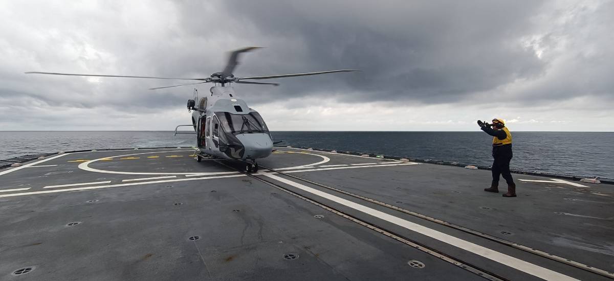 Premiers appontages sur frégate pour l’hélicoptère H160 | Mer et Marine