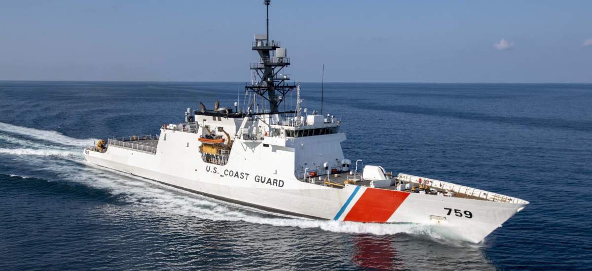 Un cotre du type Legend de l'US Coast Guard en escale à Brest | Mer et ...
