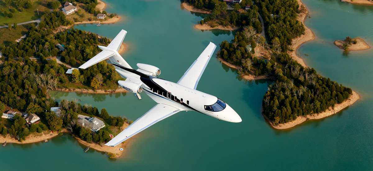 Marine nationale : des Pilatus PC-24 pour remplacer les vieux Falcon 10 ...