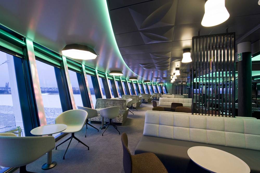 STX Finland livre le premier grand ferry doté d’une propulsion au GNL ...