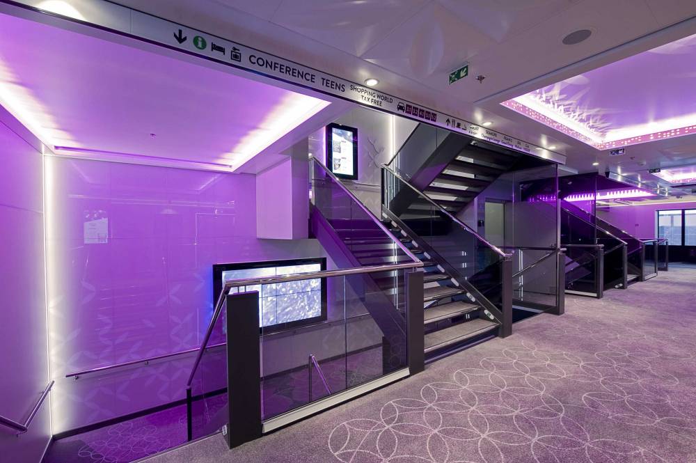 STX Finland livre le premier grand ferry doté d’une propulsion au GNL ...