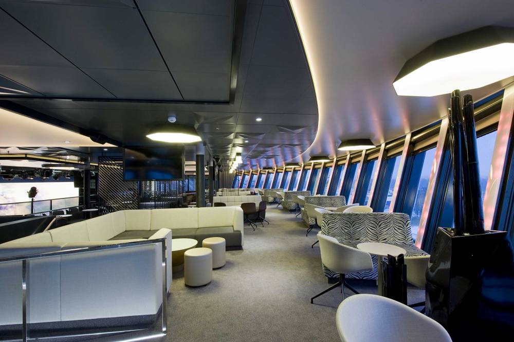 STX Finland livre le premier grand ferry doté d’une propulsion au GNL ...