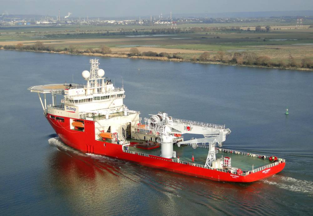 Le Deep Orient remonte la Seine | Mer et Marine