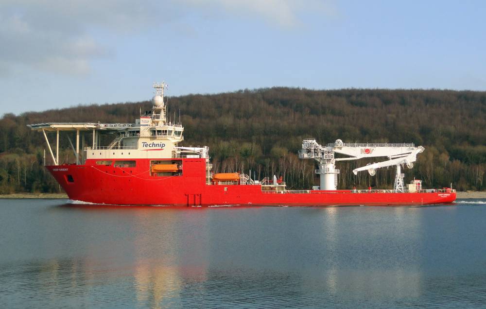 Le Deep Orient remonte la Seine | Mer et Marine