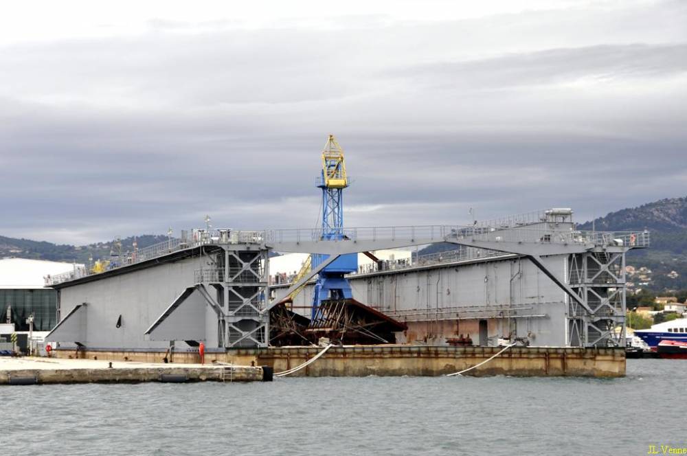Toulon : Le dock de déconstruction des vieilles coques est arrivé | Mer ...