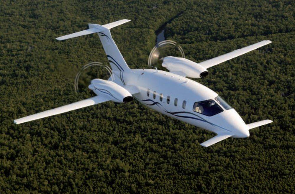 Un drone italien P180 MPA sur le pont du San Marco | Mer et Marine