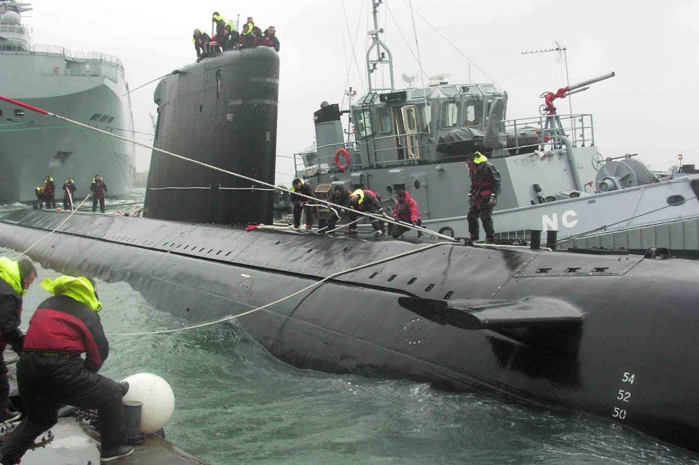 La déconstruction des anciens sous-marins du type Agosta renvoyée à ...