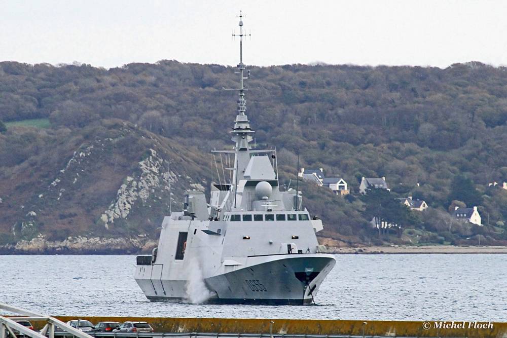 La FREMM Bretagne dans la rade de Brest | Mer et Marine