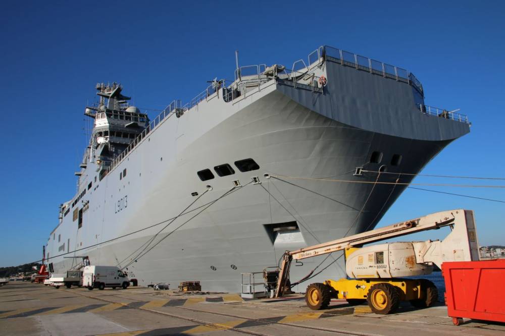 Un nouveau commandant pour le BPC Mistral | Mer et Marine