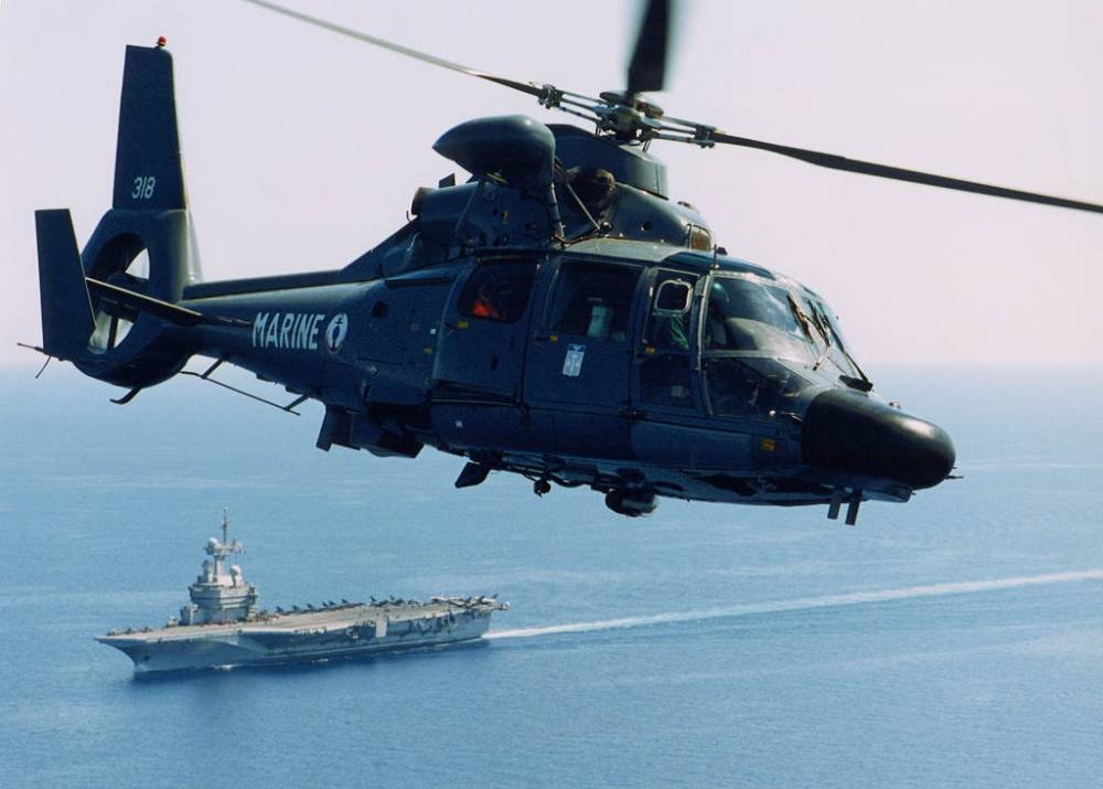 La marine française navalise ses Dauphin N et réorganise sa flotte d ...