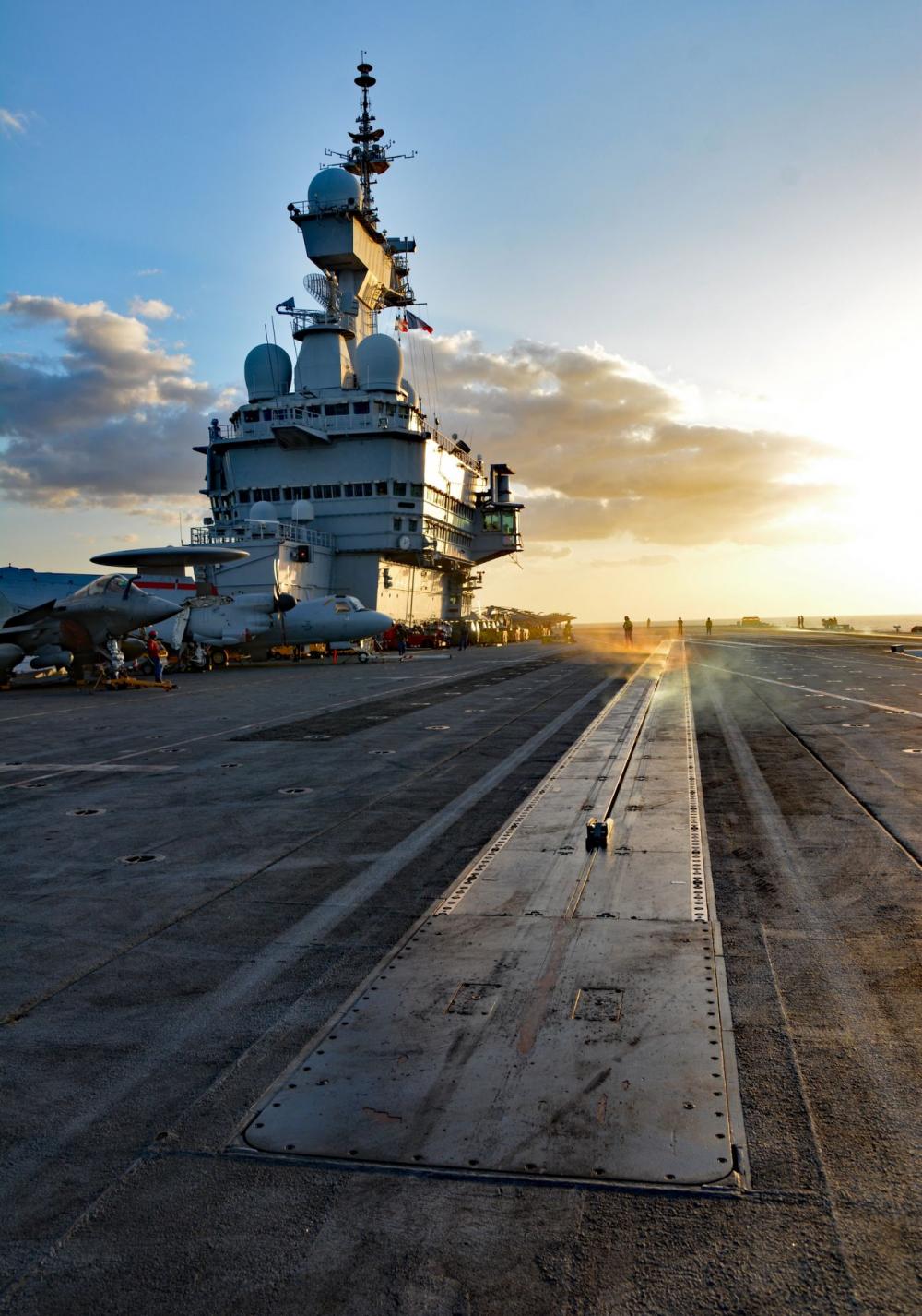 Le porte-avions Charles de Gaulle | Mer et Marine