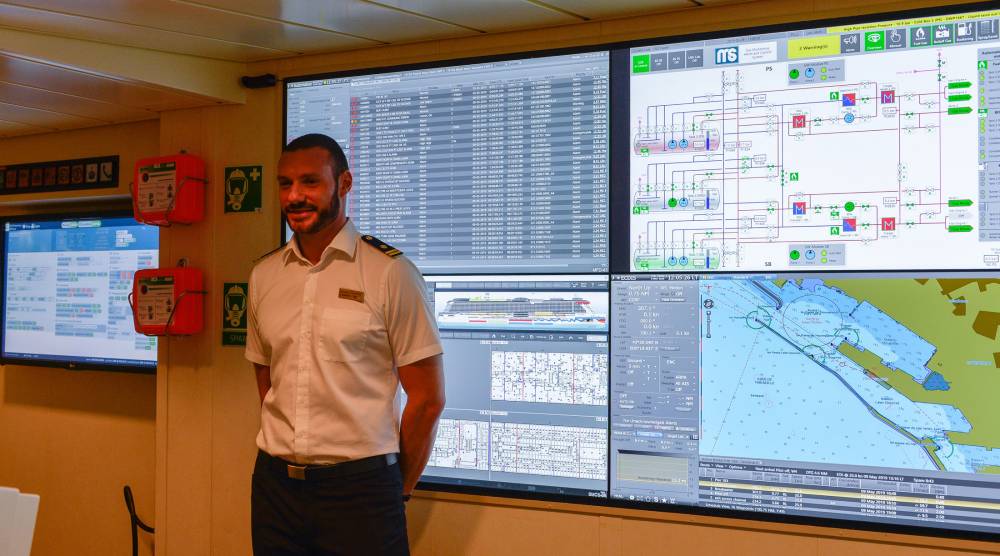 Au PC Machine d'un paquebot GNL | Mer et Marine