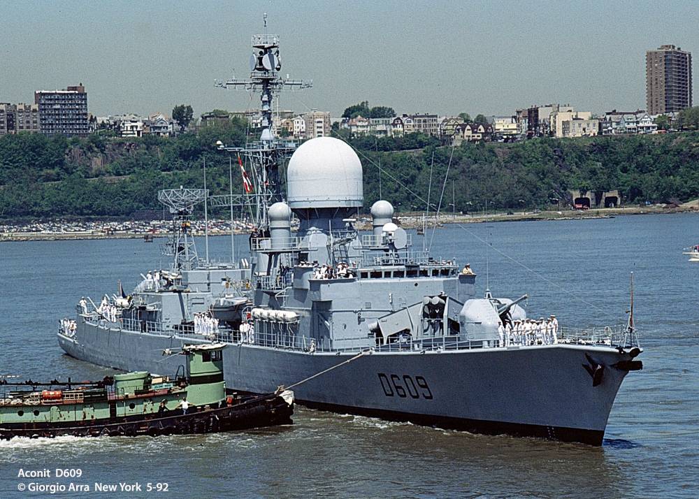 Plongée dans les archives : l'Aconit, unique frégate anti-sous-marine ...