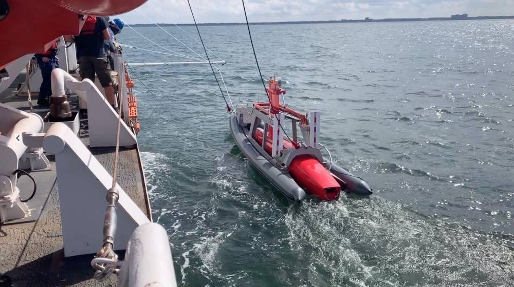 iXblue : le drone de surface DriX pour communiquer avec les engins sous ...