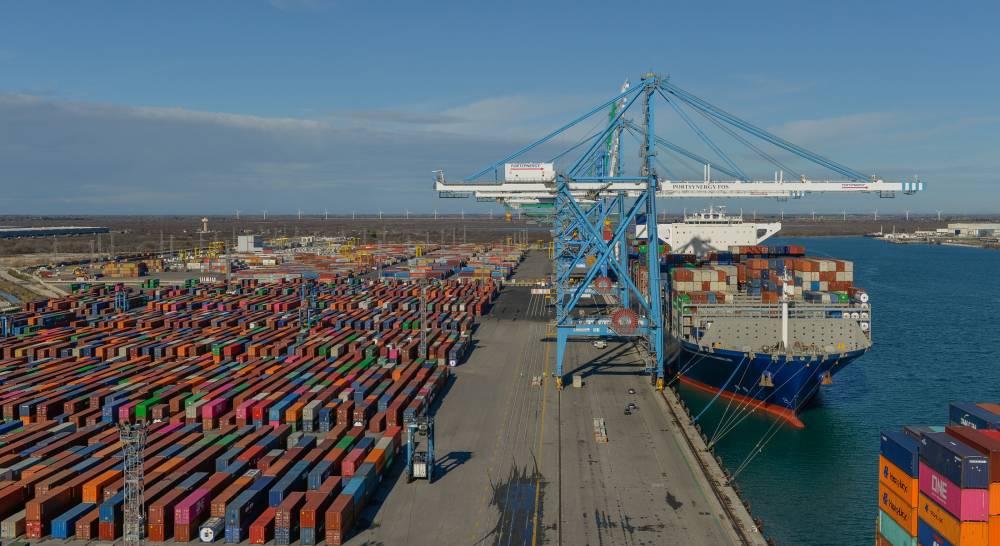 Fos: le CMA CGM Benjamin Franklin inaugure la rotule du terminal ...