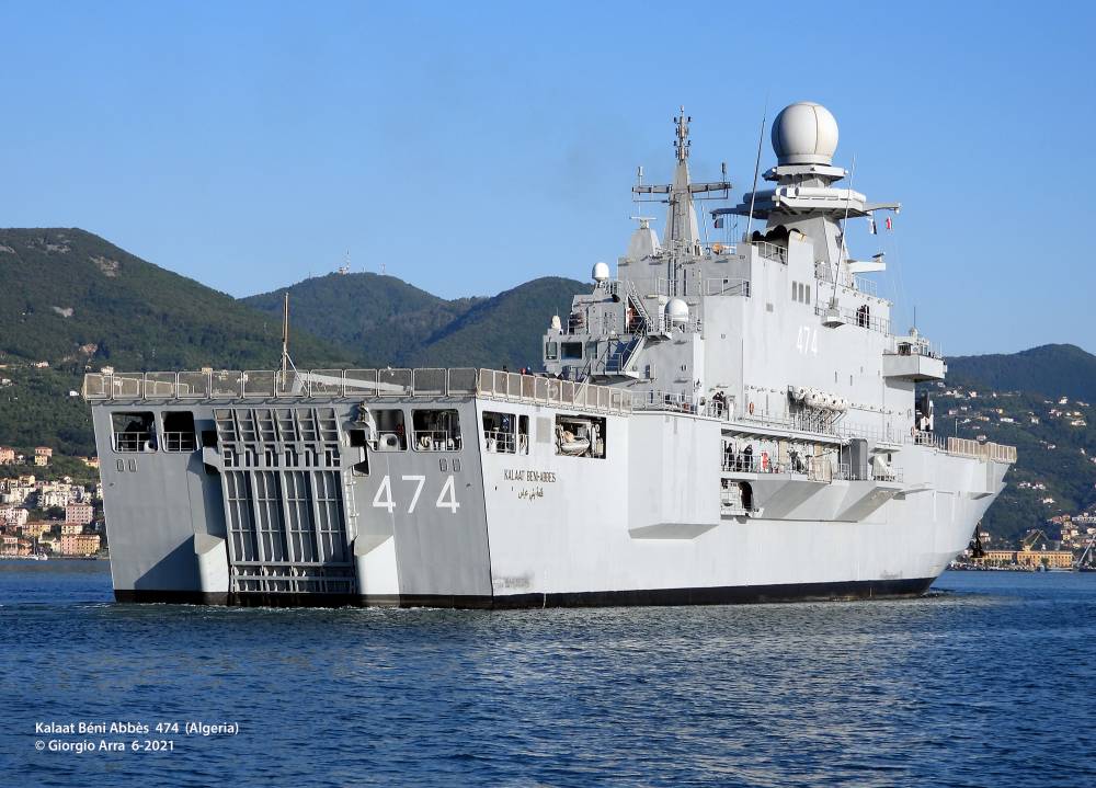 Le plus grand bâtiment de la marine algérienne de passage en Italie ...