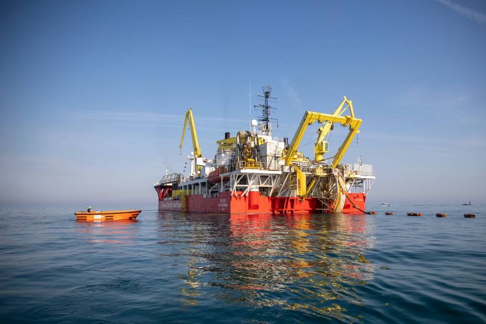 Parc éolien de Saint-Brieuc : le tirage des deux câbles d’export à l ...