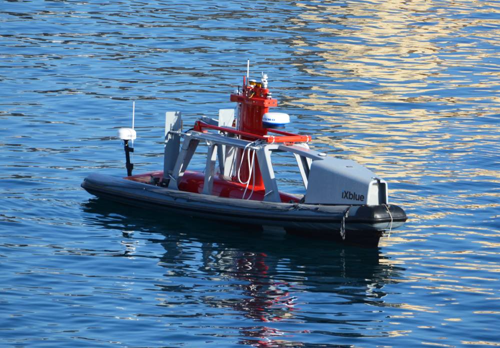 iXblue : le drone de surface DriX pour communiquer avec les engins sous ...