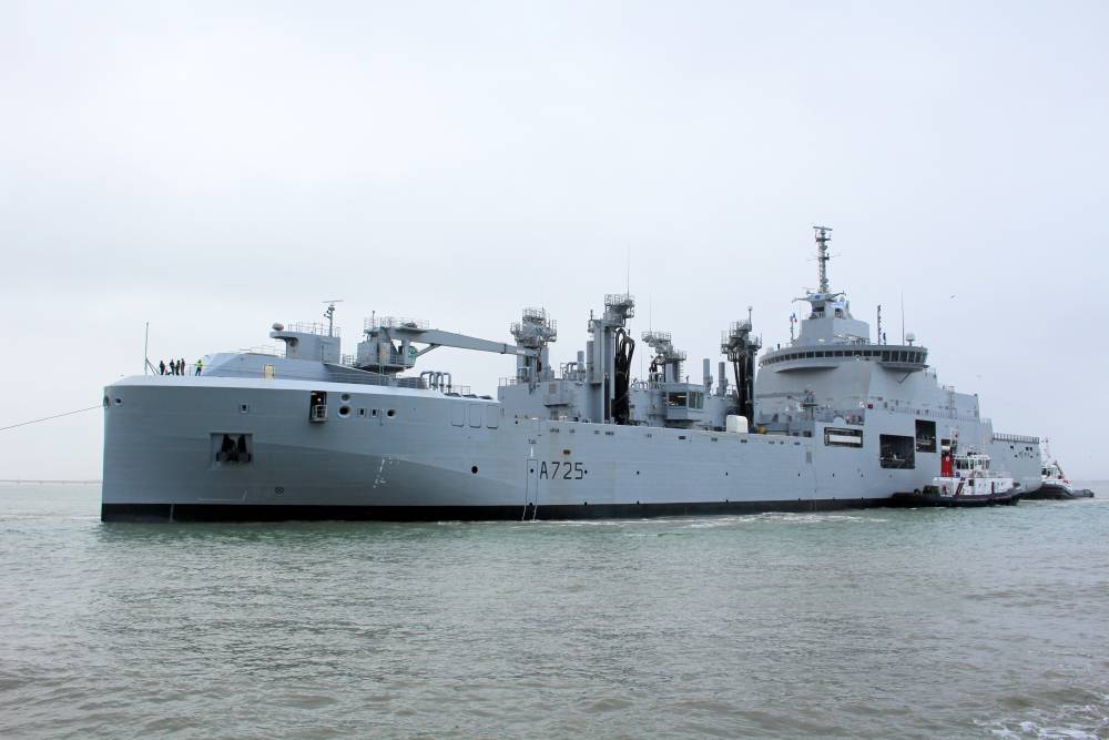 Le BRF Jacques Chevallier perd à son tour ses marquages de coque | Mer ...