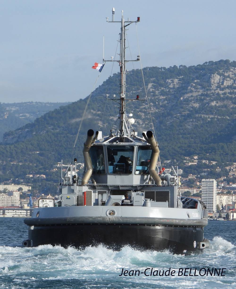 Marine nationale : Piriou livre le remorqueur Céladon à la base navale ...