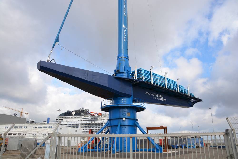 Saint-Nazaire : la voile Solid Sail prête à être déployée | Mer et Marine