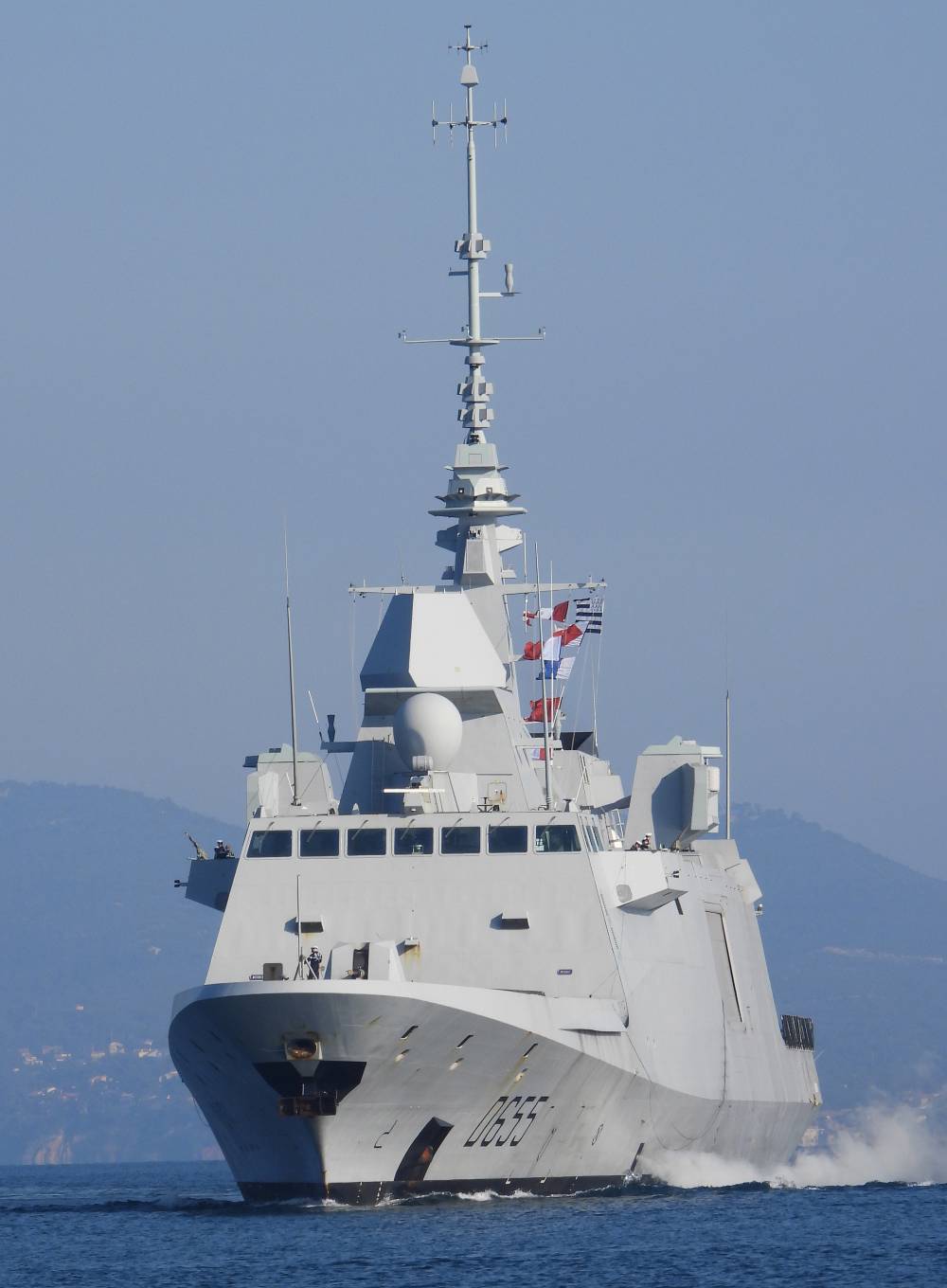 La FREMM Bretagne à Toulon | Mer et Marine