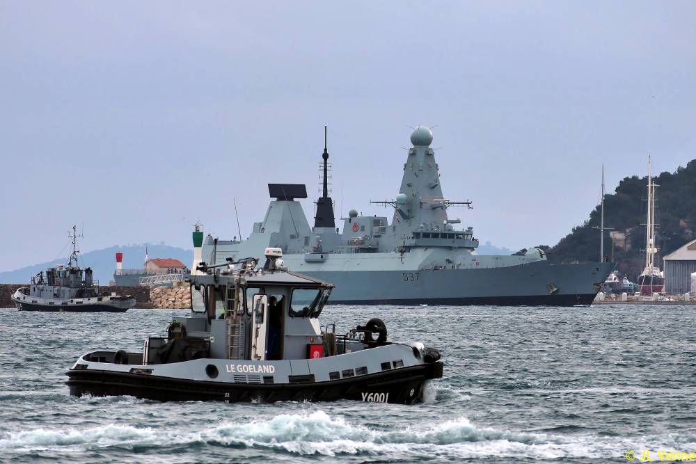 Le destroyer britannique HMS Duncan repasse par Toulon | Mer et Marine