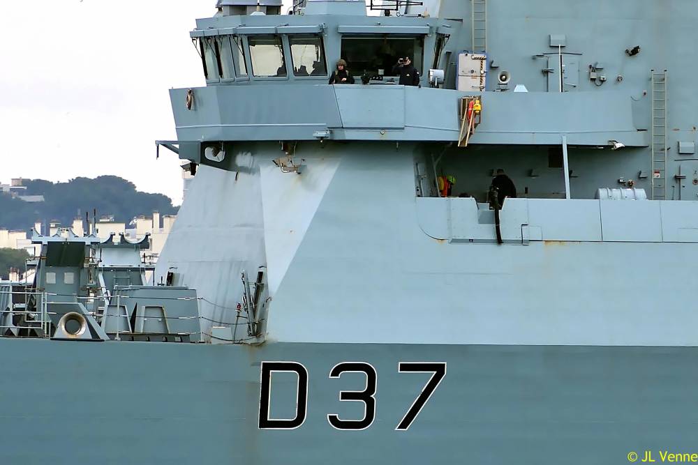 Le destroyer britannique HMS Duncan repasse par Toulon | Mer et Marine