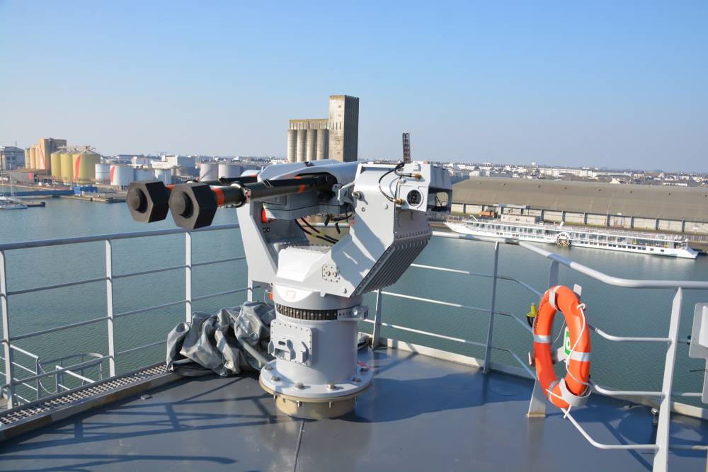 A bord du premier bâtiment ravitailleur de forces (BRF) de la Marine ...