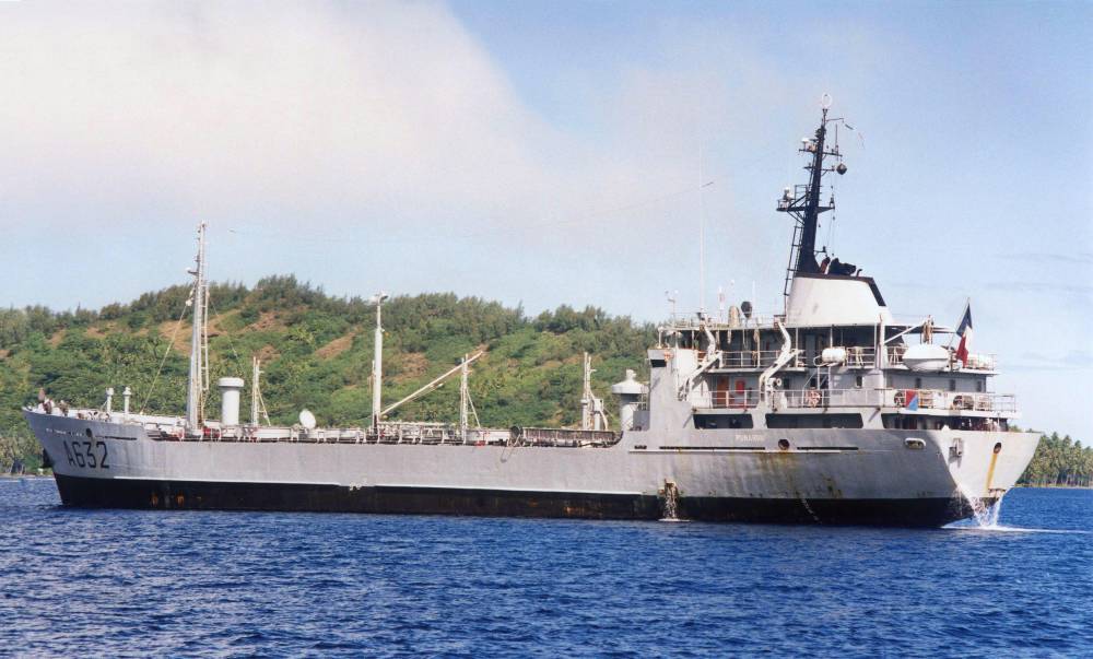 Plongée dans les archives : les pétroliers de la marine française ...