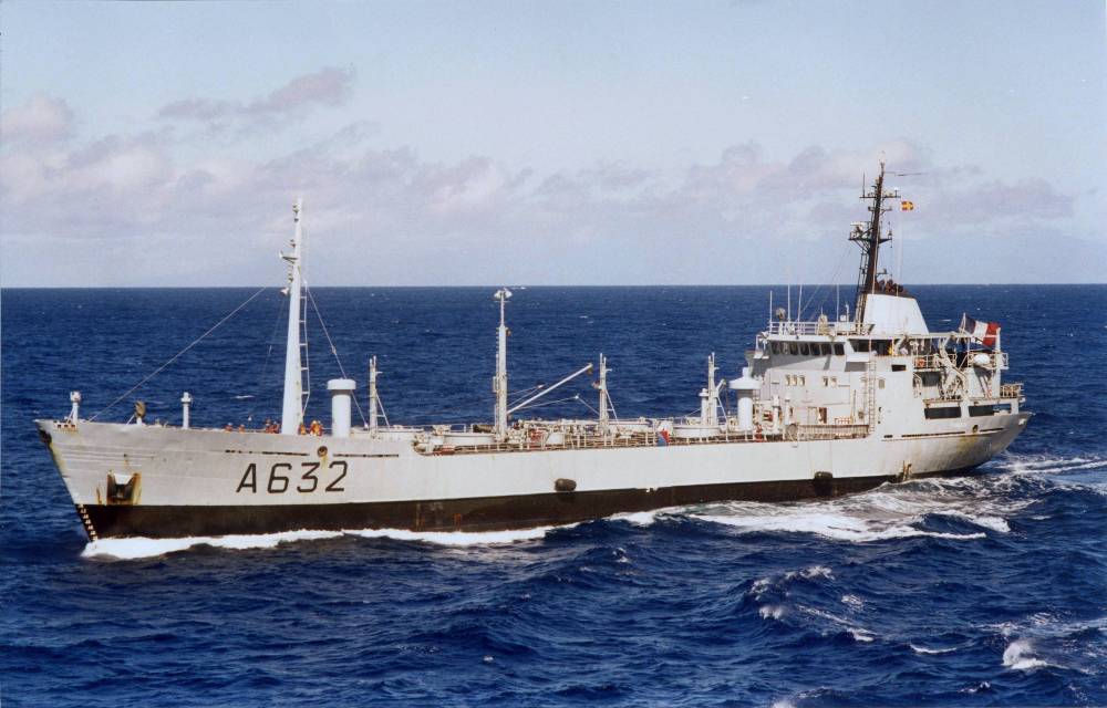 Plongée dans les archives : les pétroliers de la marine française ...