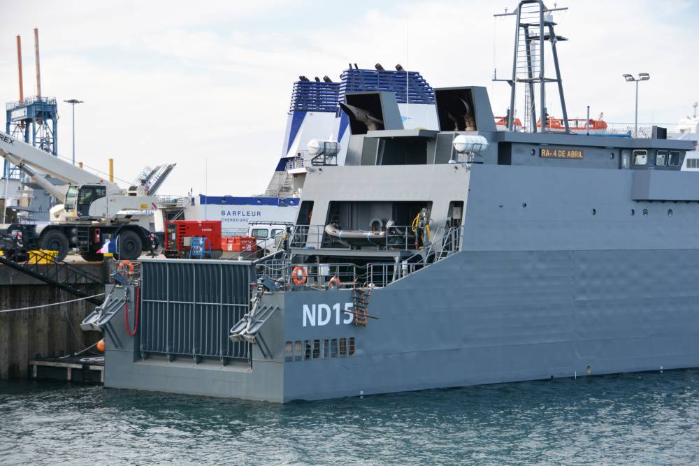 Cherbourg : le premier LCT construit par CMN a débuté ses essais en mer ...