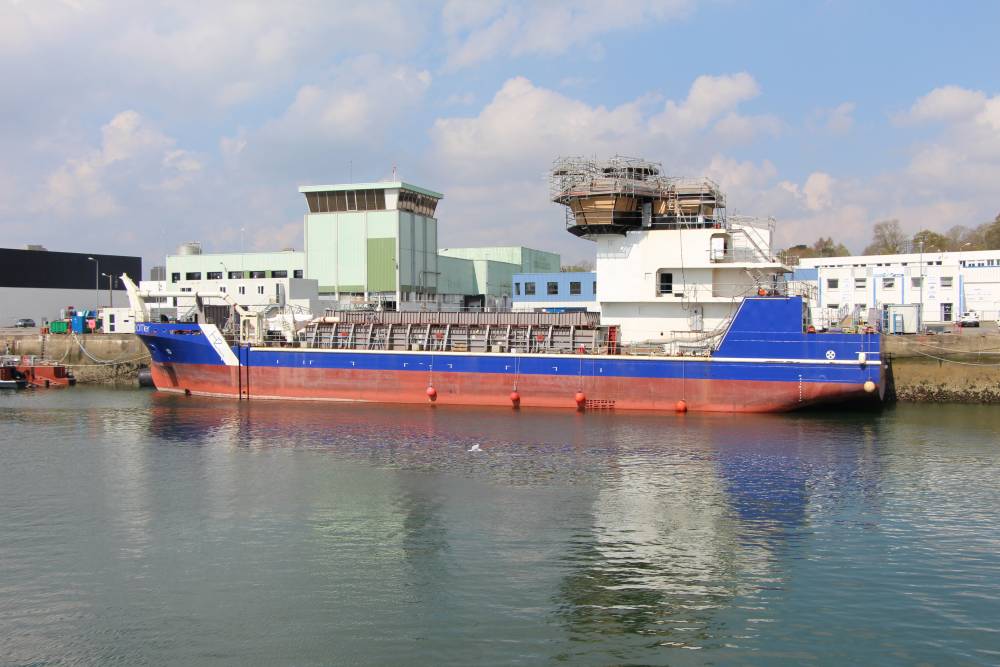 Piriou : sur le chantier de la future drague hybride Hydromer de la ...