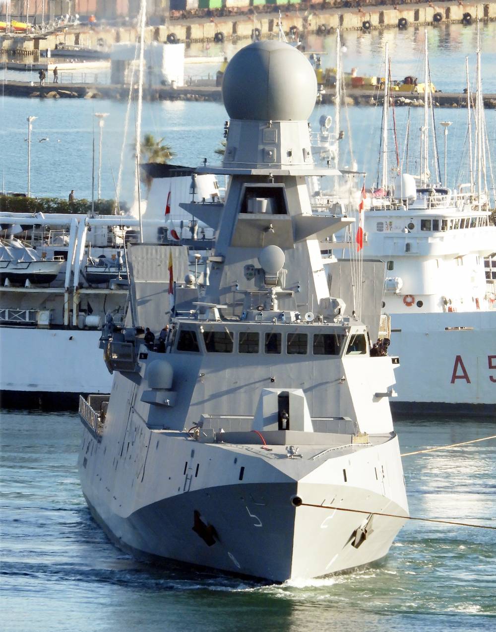 Fincantieri : la construction du LPD commandé par le Qatar se poursuit ...