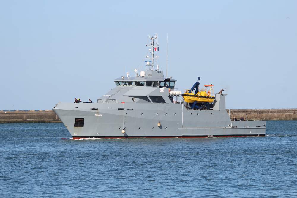 La Marine nationale prolonge sa flotte de bateaux écoles et devrait la ...