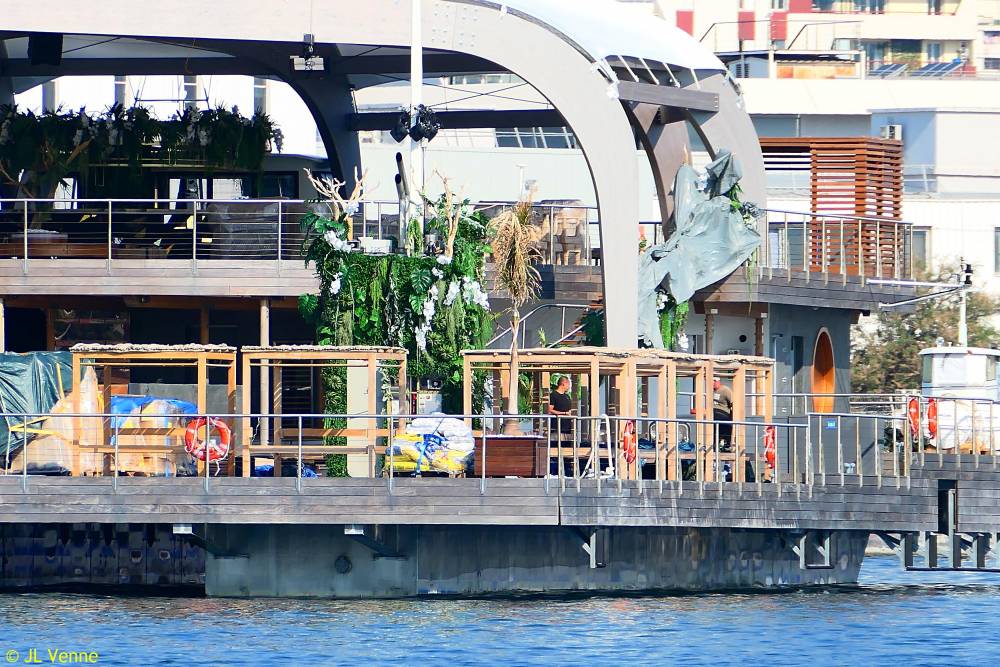 Canua Island : l’île flottante inspectée à La Seyne avant son ...