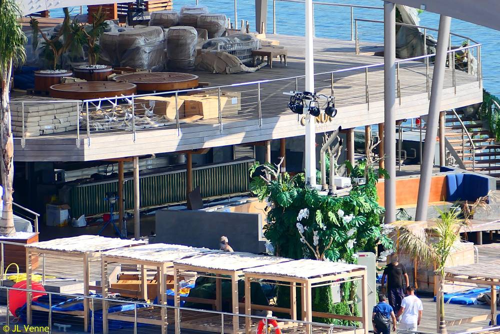 Canua Island : l’île flottante inspectée à La Seyne avant son ...