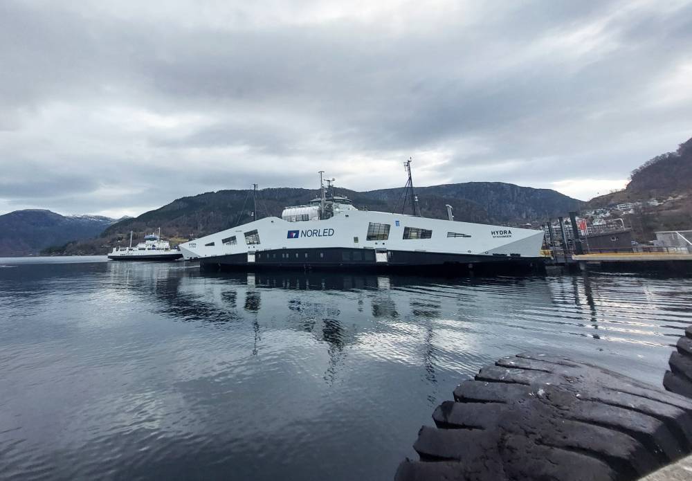 A bord d'Hydra, premier ferry à l'hydrogène liquide au monde | Mer et ...