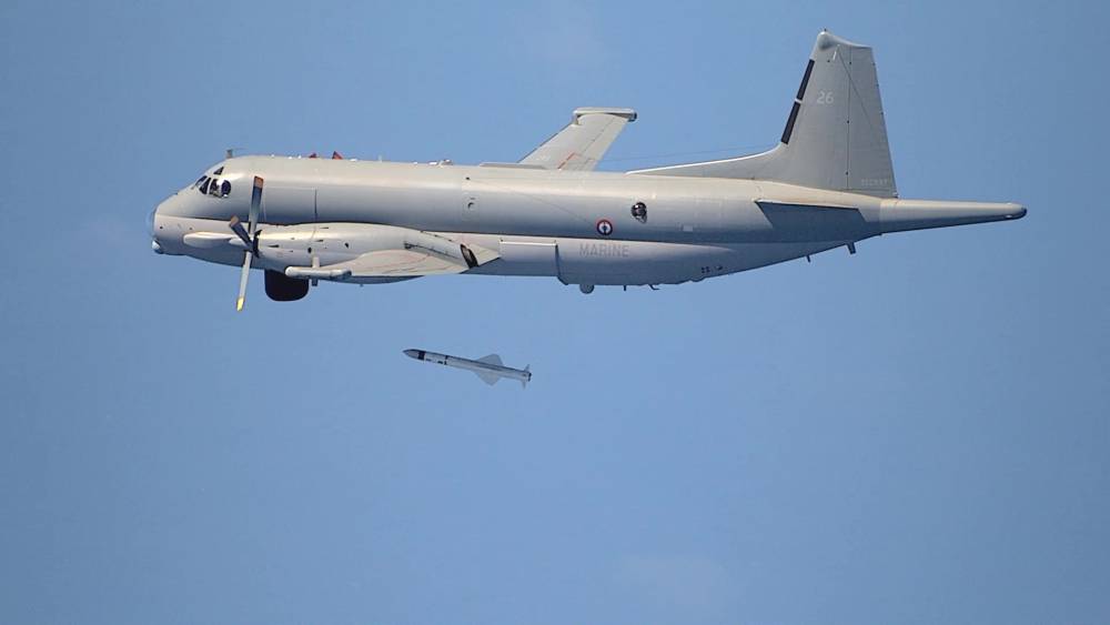 Un Atlantique 2 et un Rafale Marine réalisent un double tir de missiles ...