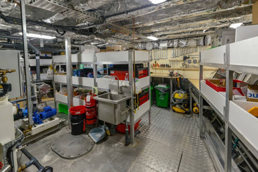 Persévérance : le voilier ravitailleur de Polar Pod baptisé à Marseille ...