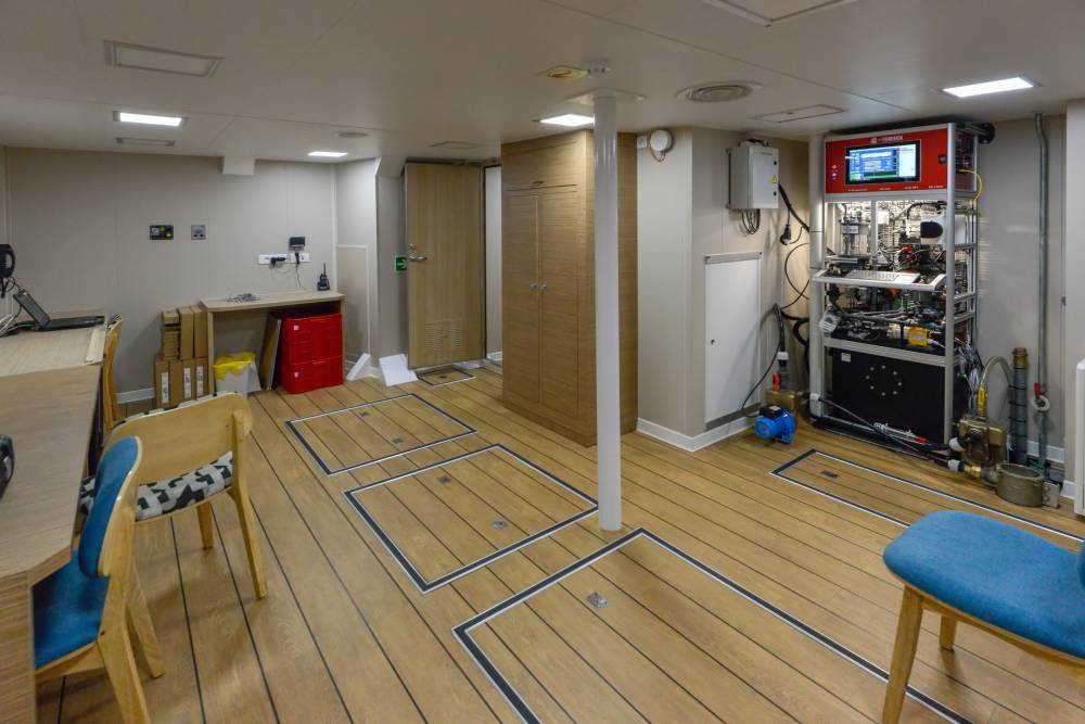 Persévérance : le voilier ravitailleur de Polar Pod baptisé à Marseille | Mer et Marine